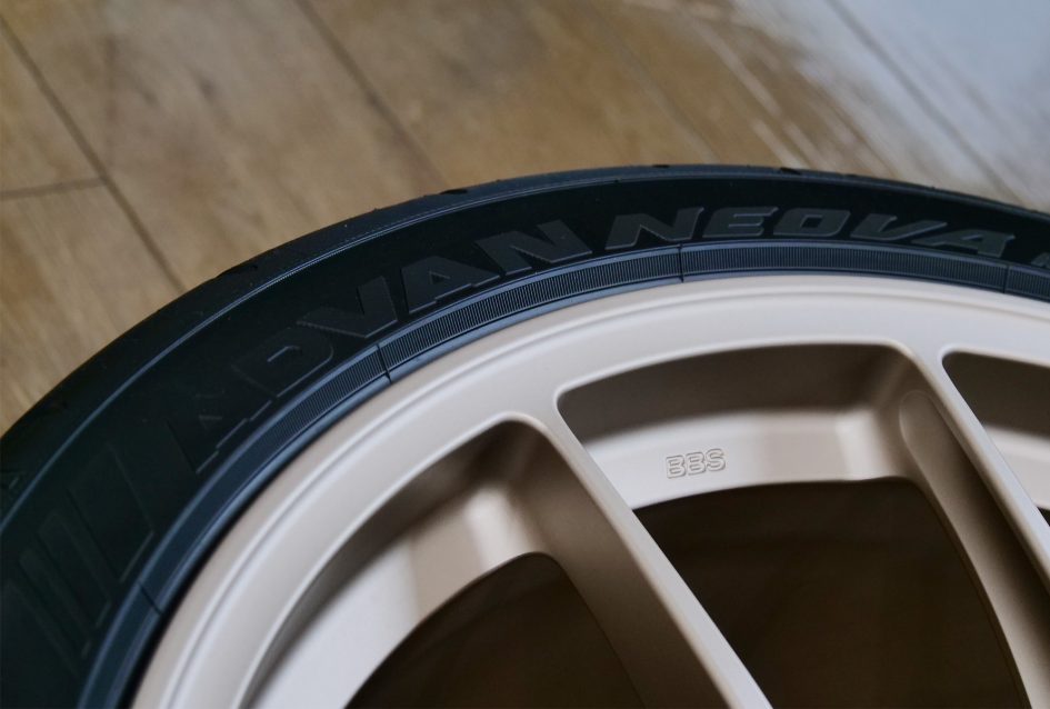 【フォトコン2025 優勝賞品 】BMWにドンズバなADVAN タイヤを1台分取り付け込みで贈呈ッ！ | Studie[スタディ]