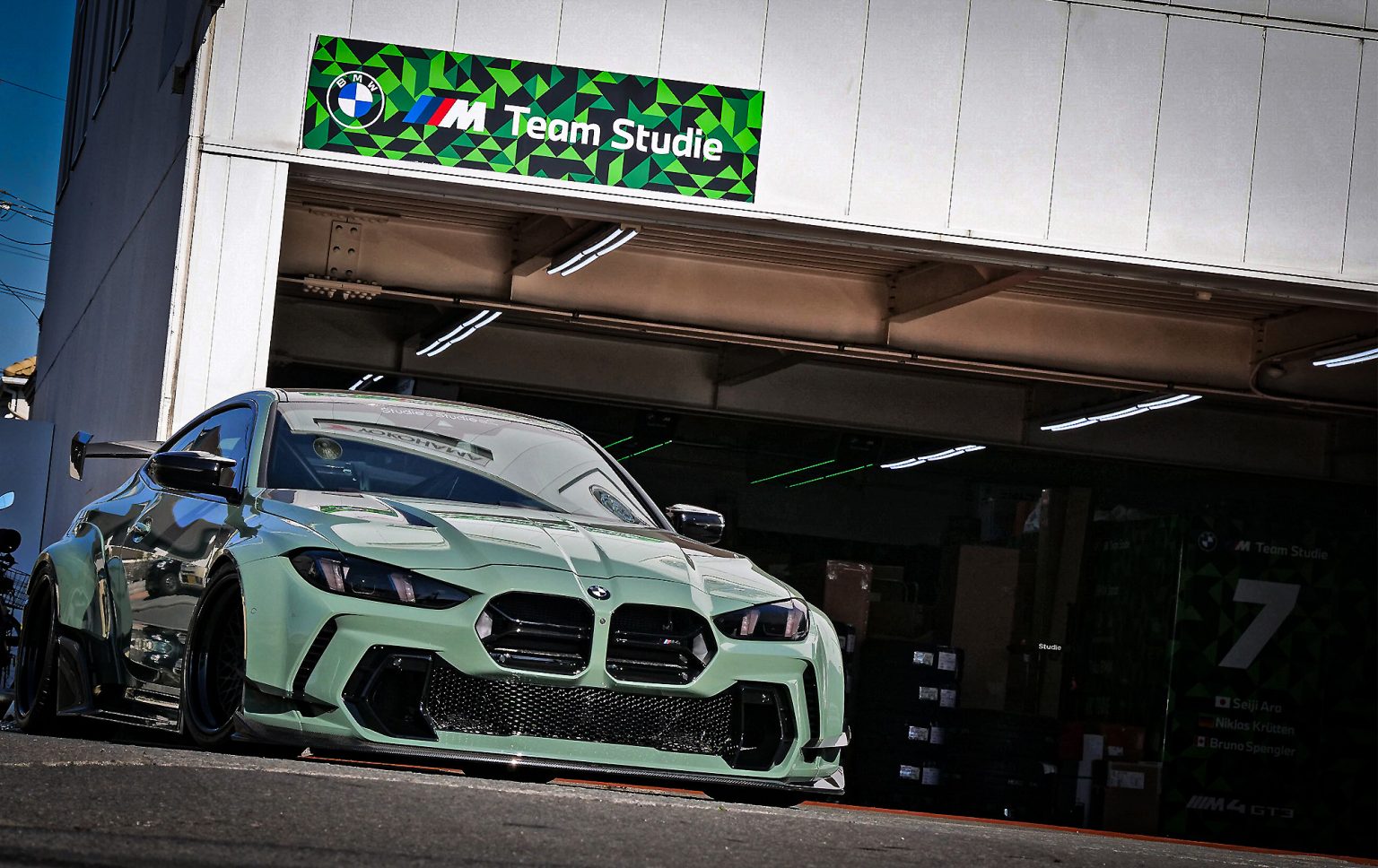 【東京店】adro BMW G82 M4 ワイドボディ V2 | Studie[スタディ]