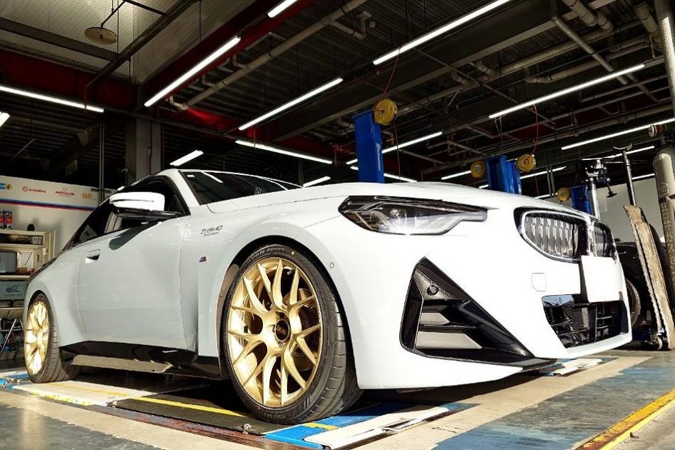 BMW G42 220iがBBS RE-V7で大変身！！ | Studie[スタディ]