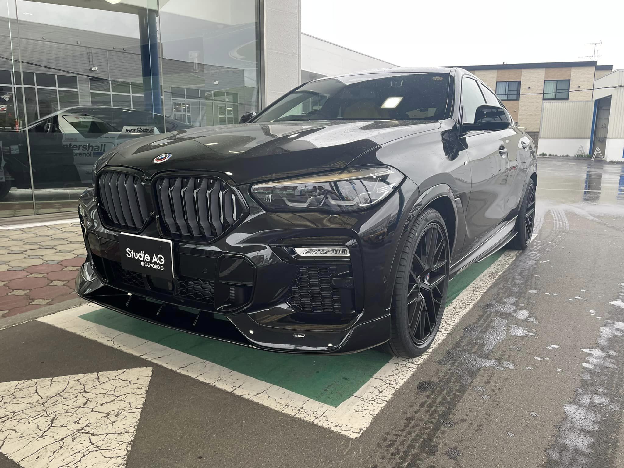 BMW/G06/X6/35d Msportsをフルノーマルから一気にDRESSUP♪ | Studie[スタディ]