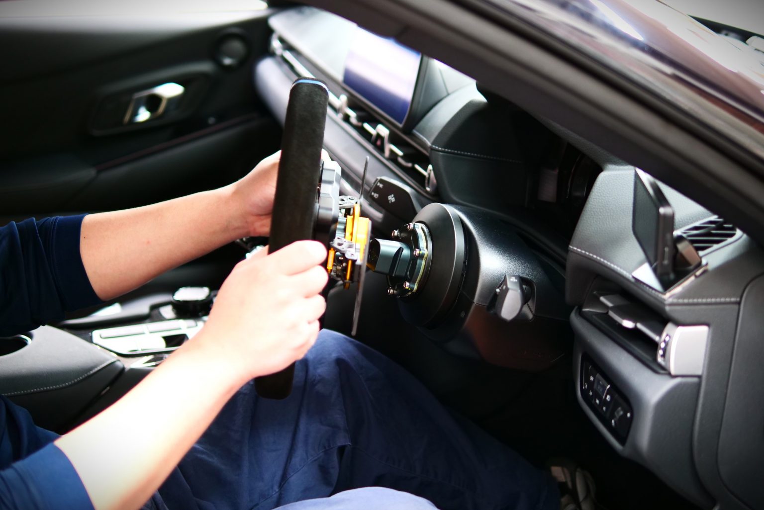 BMWやMINIにもOK！【ZESTEK Racing Steering HUB】をGR SUPRAにっ！ | Studie[スタディ]