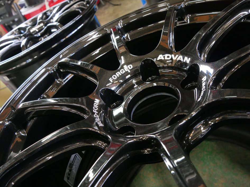 ADVAN Racing初 フルフェイスデザイン鍛造1ピースホイールRZ-F2 for BMW | Studie[スタディ]