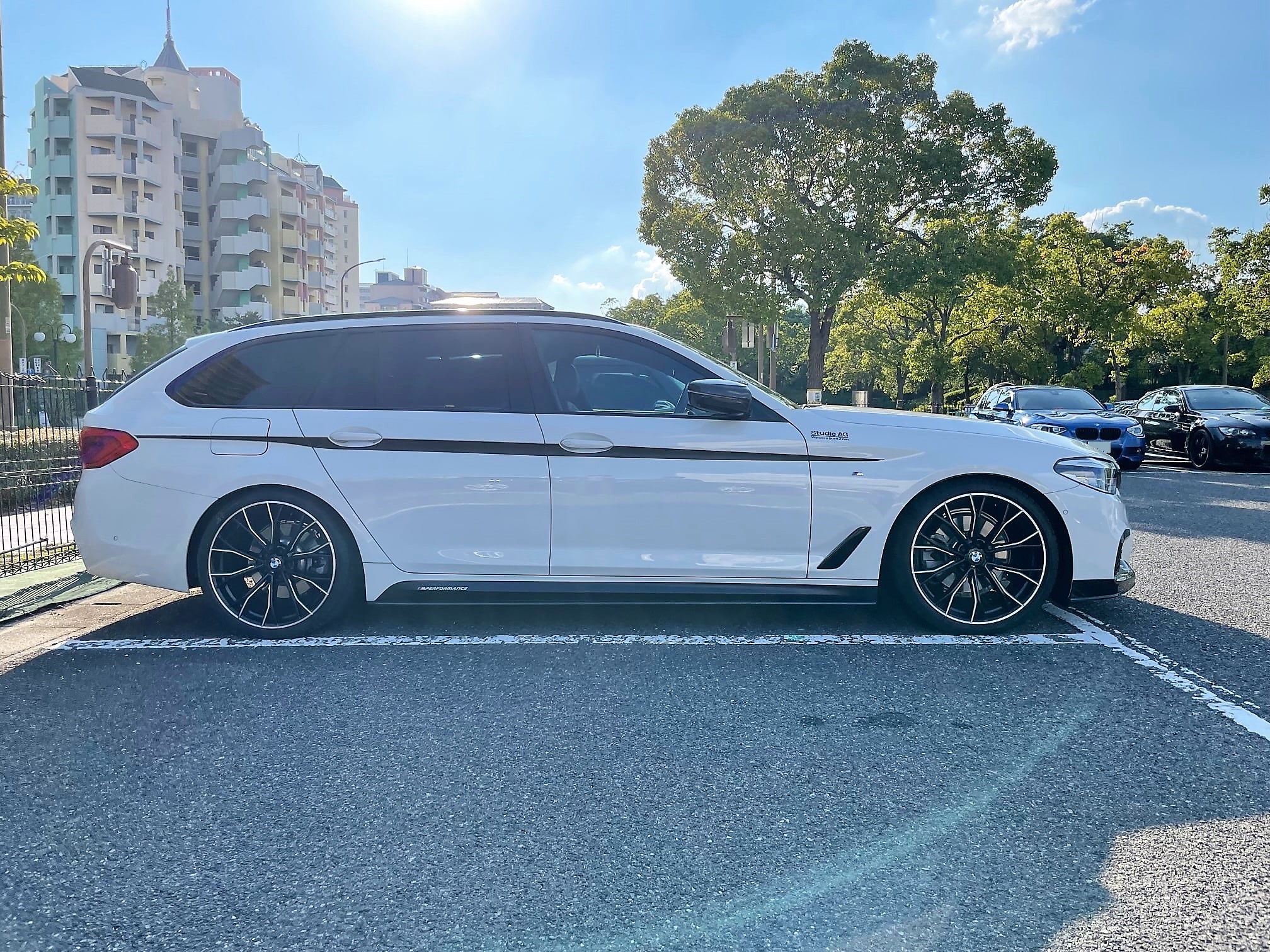 3DDesignサスペンションKitをBMW G31 523dへ装着です！ | Studie[スタディ]