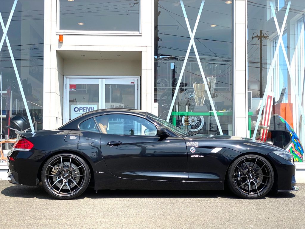 【仙台店 Tさん】ブラックコーディネートで仕上げたBMW E89 Z4 | Studie[スタディ]