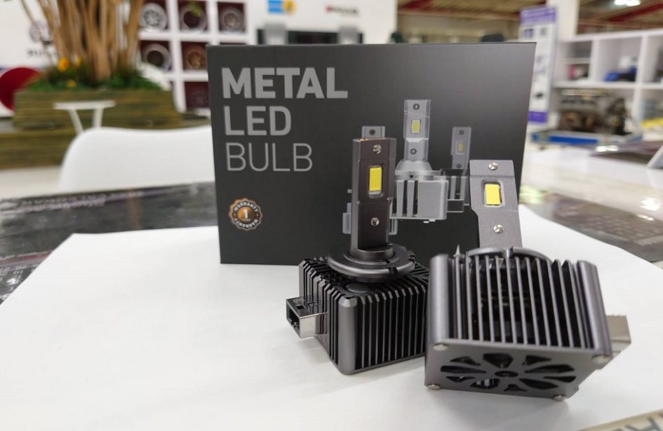 BMW F31 HIDヘッドライトにBREX LEDバルブを装着！明るさもコスパもバッチリです♪ | Studie[スタディ]