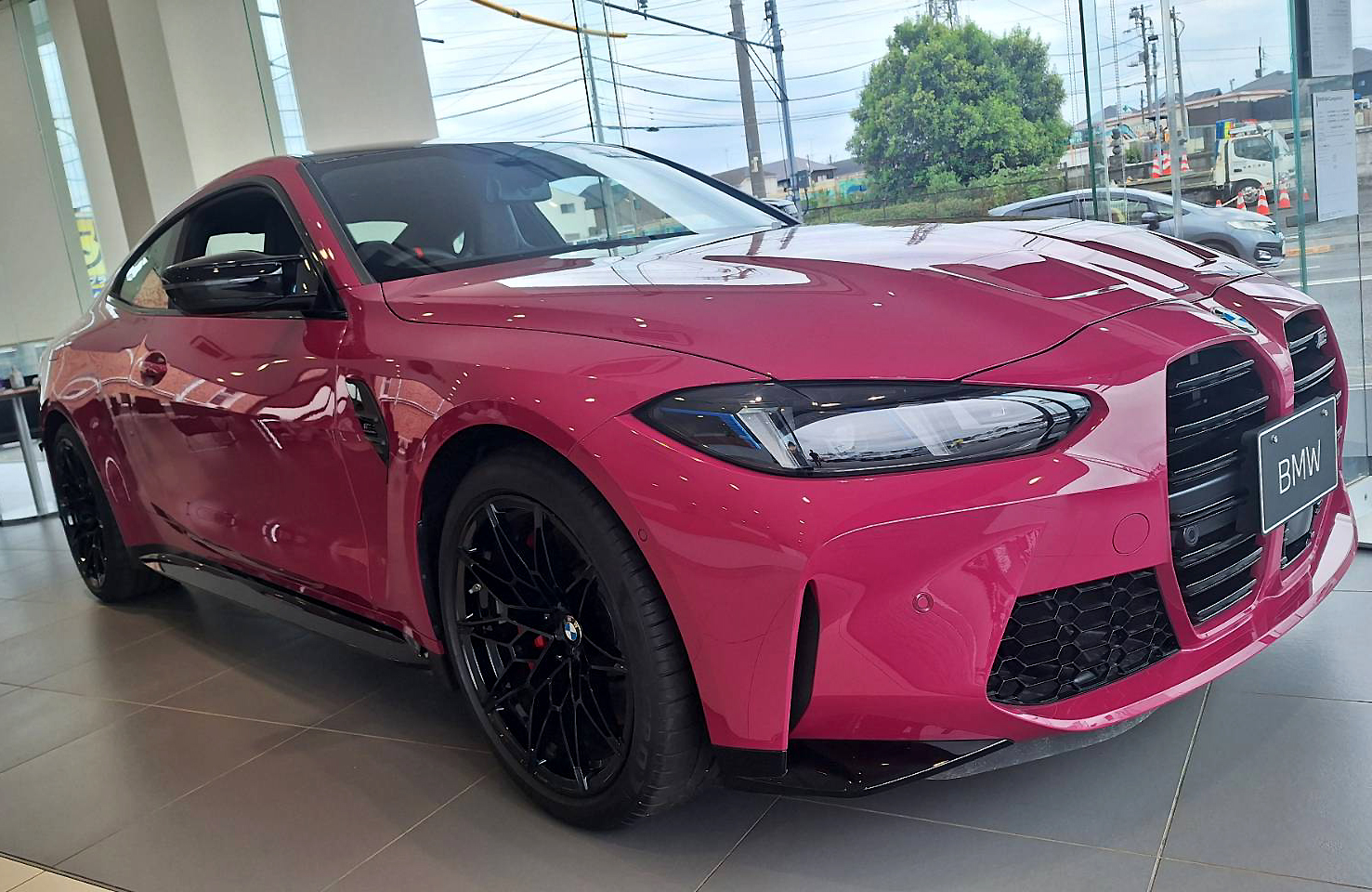 BMW INDIVIDUALのRuby StarなG82/M4Competitionをひと目で即決！ | Studie[スタディ]