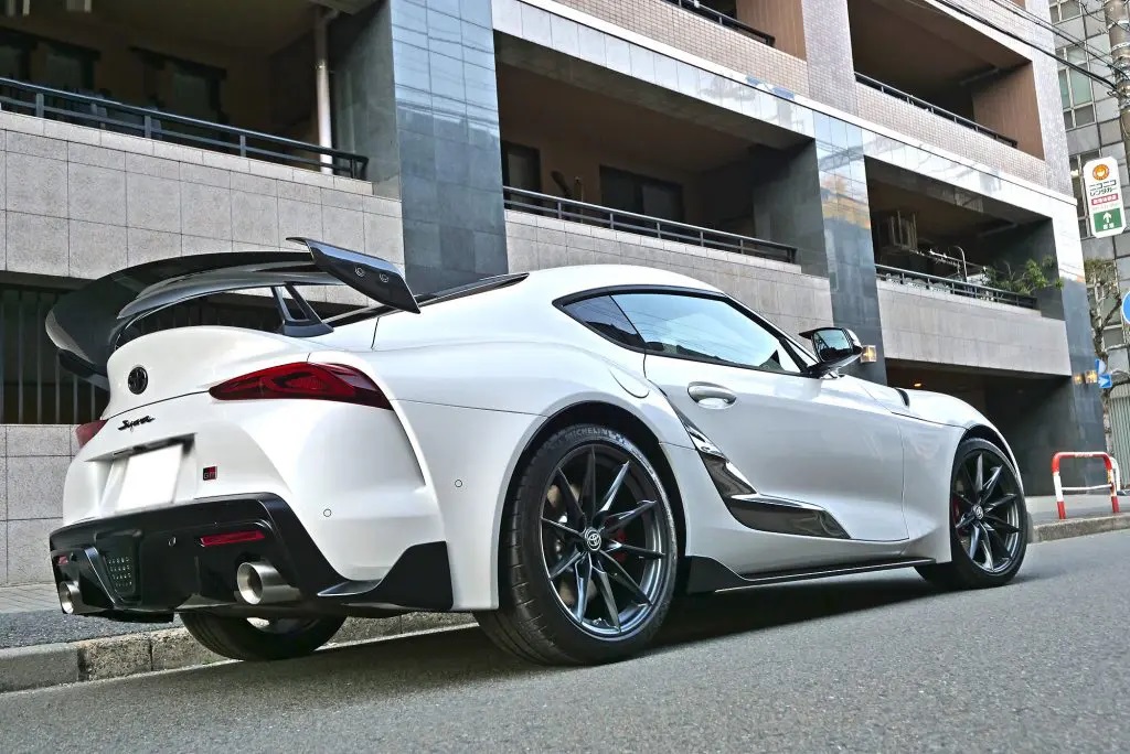 adroスワンネックリアウイング for GR SUPRA | Studie[スタディ]