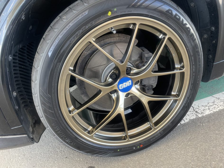 ダイヤモンドゴールドな BBS RI-D♪BMWF15 X5へインストール！ | Studie[スタディ]