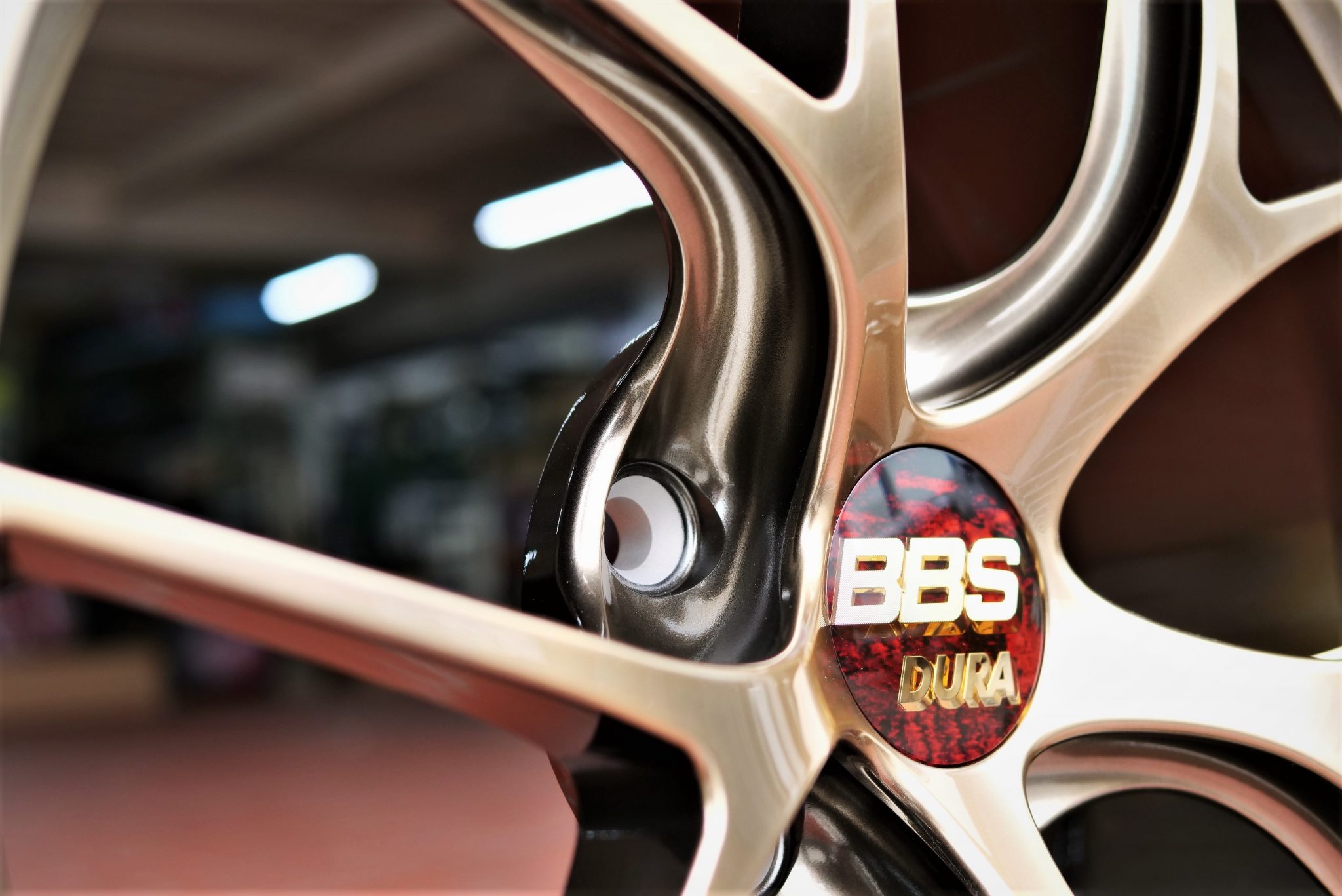 BMWに絶対ハマる！BBS RI-Dの新色「ダイヤモンドゴールド」が熱いっ！ | Studie[スタディ]