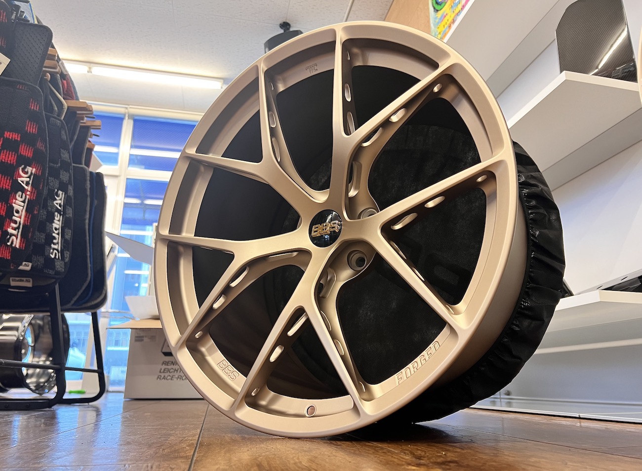BBS Forged Wheel NEWS FI-R EVO本日発売ですッ！シトリンゴールドカラーはこれだッ！ | Studie[スタディ]