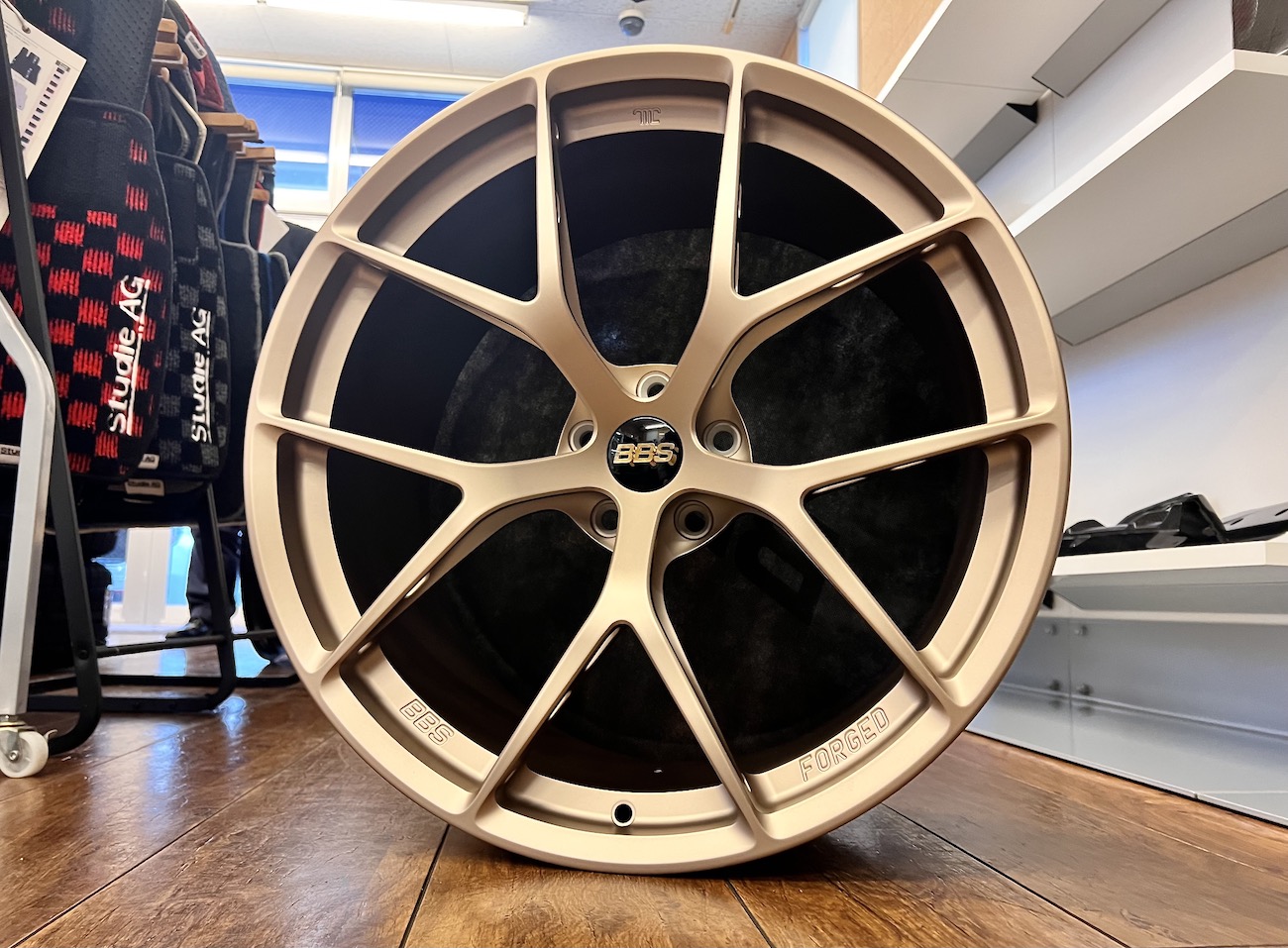 BBS Forged Wheel NEWS FI-R EVO本日発売ですッ！シトリンゴールドカラーはこれだッ！ | Studie[スタディ]