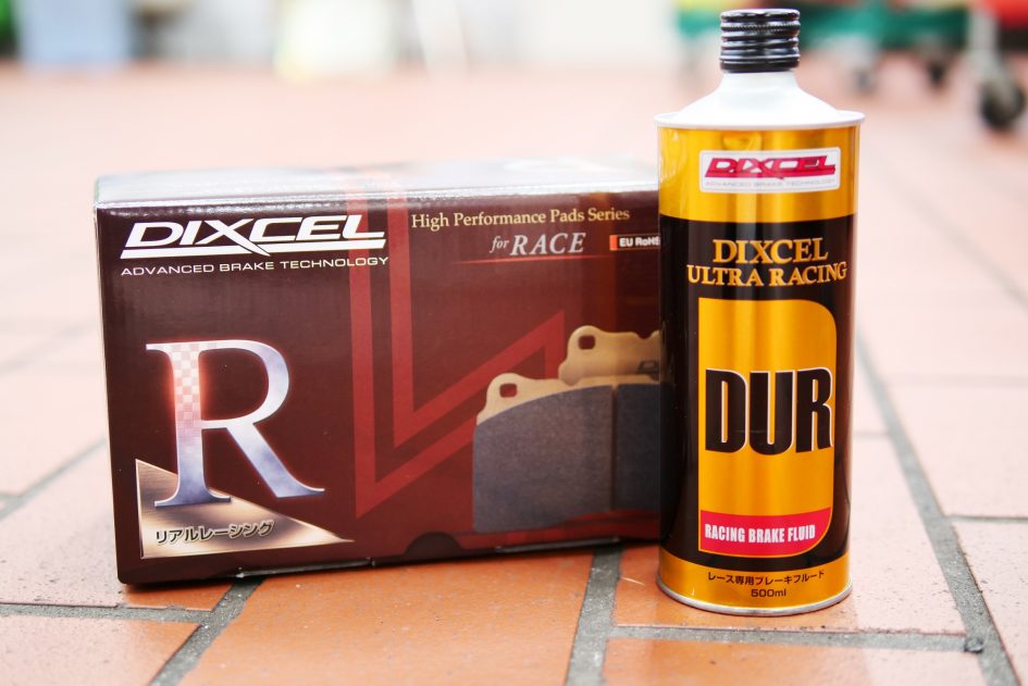 BMW F82M4の限界突破したブレーキパッドを「DIXCEL RE」にリプレイス！ | Studie[スタディ]