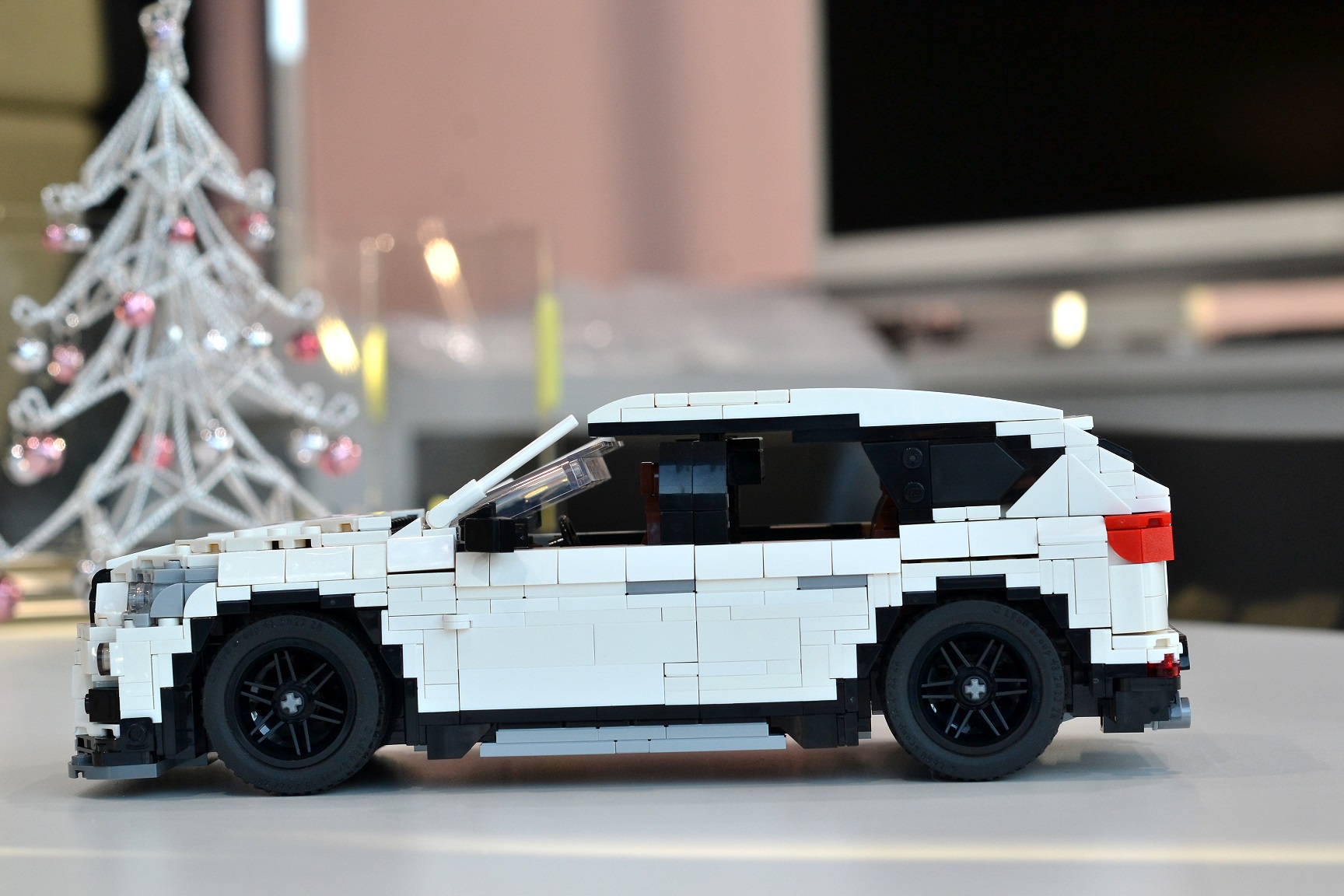 愛車X1（F48）をLEGOで再現！1436個のLEGO純正パーツで70時間かけた大作！ | Studie[スタディ]