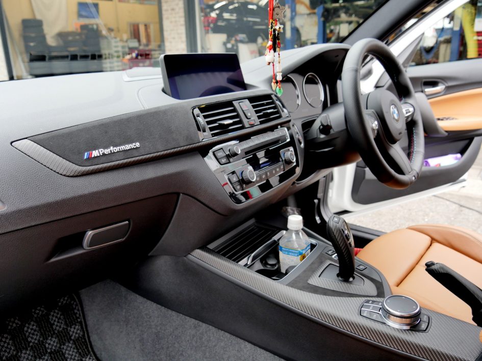 MPP（M PERFORMANCE Parts）インテリアパーツでBMW F20の内装をカッチョ良く(*^^)v | Studie[スタディ]