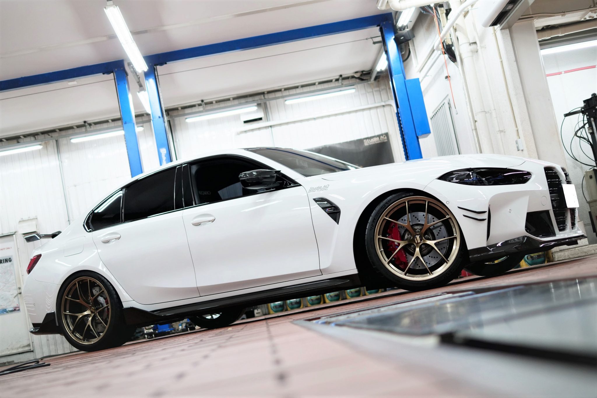 BMW G80M3にとっても艶やかなダイヤモンドゴールドのBBS RI-DをSETっ！ | Studie[スタディ]