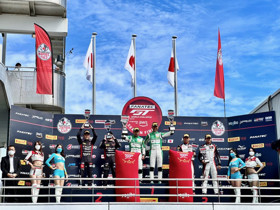 PLUS with BMW Team Studie WCA JAPAN CUP 最終戦を2位表彰台で締めましたー\(^0 ...
