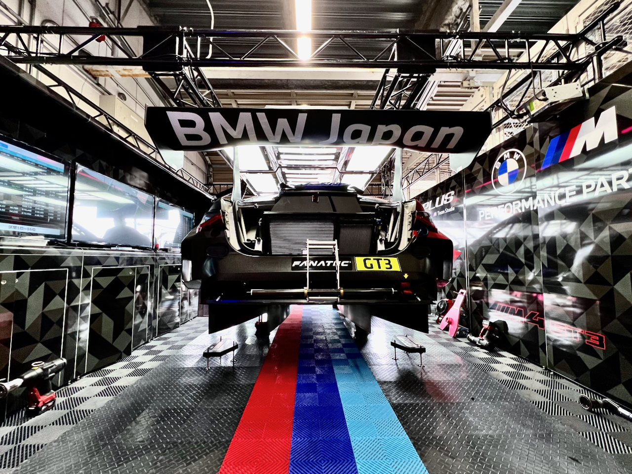 WCA JAPAN Cup鈴鹿戦2日目のBMW M Team Studieの2台はっ(^0^) | Studie[スタディ]