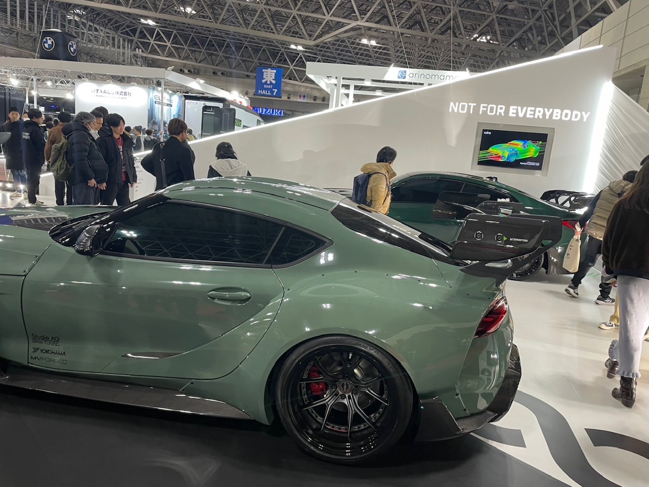 大人気だった adro 2025 ブースのBMW M4＆GR SUPRA♪ | Studie[スタディ]