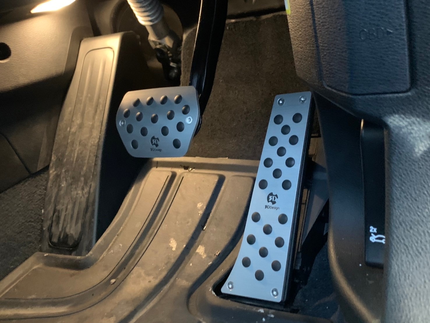 BMW F39 X2に3D Design ATペダルセットを装着！ | Studie[スタディ]