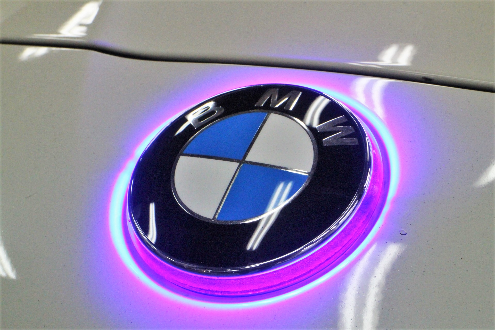 BMWの魂を彩る、スタディエンブレムマーカーSEM！ | Studie[スタディ]