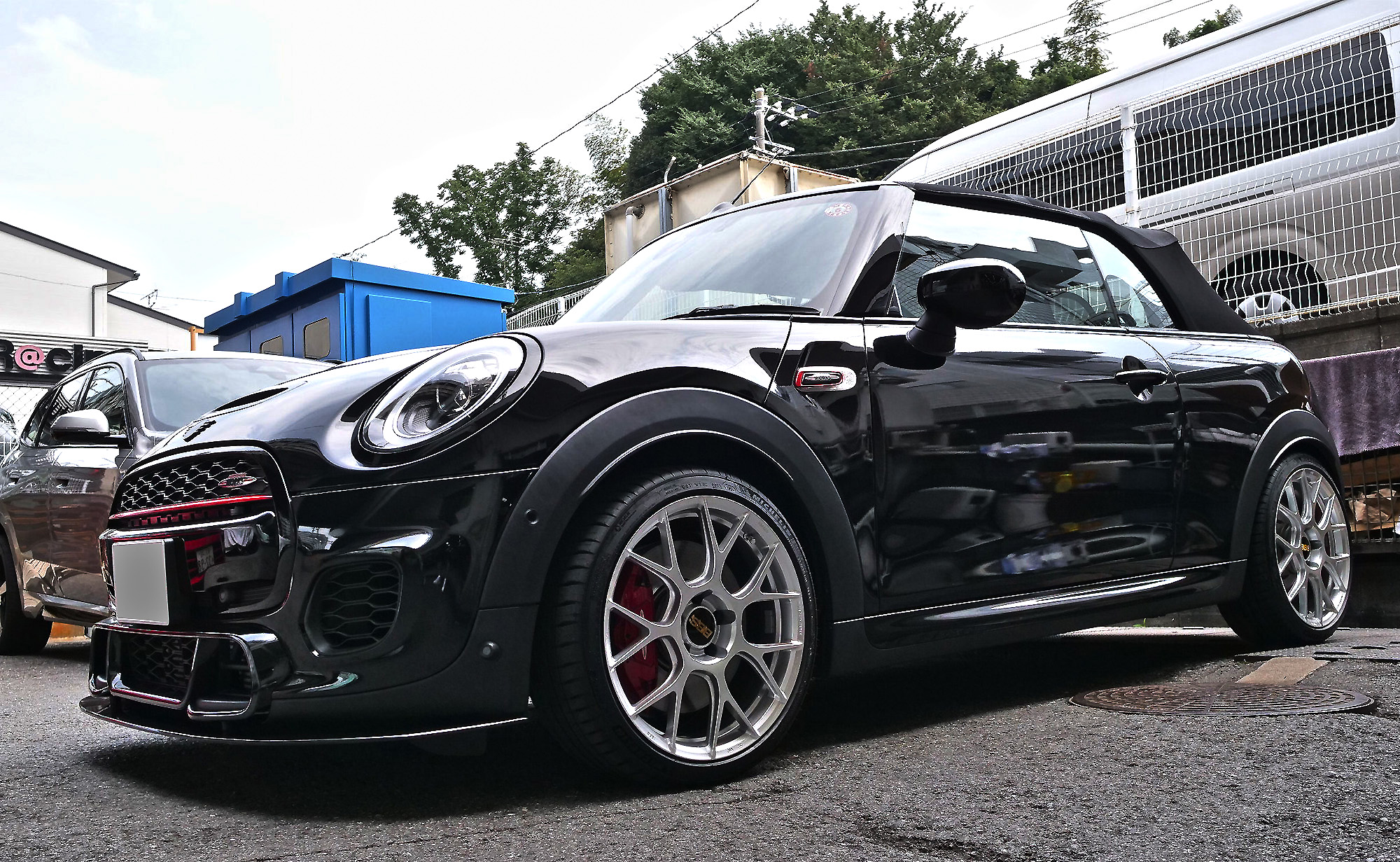 真っ黒ボディなMINIコンバーチブルにBBS V7のダイヤモンドシルバーをセット！ | Studie[スタディ]