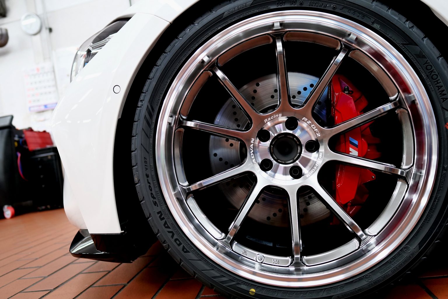 BMW G82/M4 CompetitionにADVAN RZ-DF2ホイールをインストール♪ | Studie[スタディ]