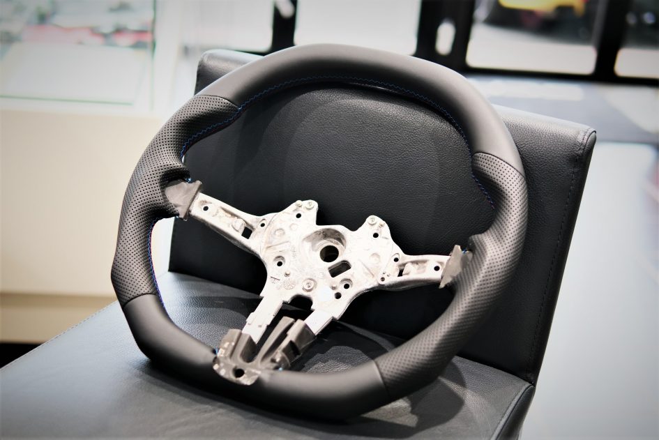 BMW用カスタムステアリングと言えばな「VERSPIELT/ファスピエルト」は今が買い時っ！ | Studie[スタディ]