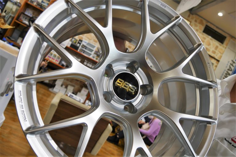 BMWによって培われたBBS Japanの新作！RE-V7！ | Studie[スタディ]