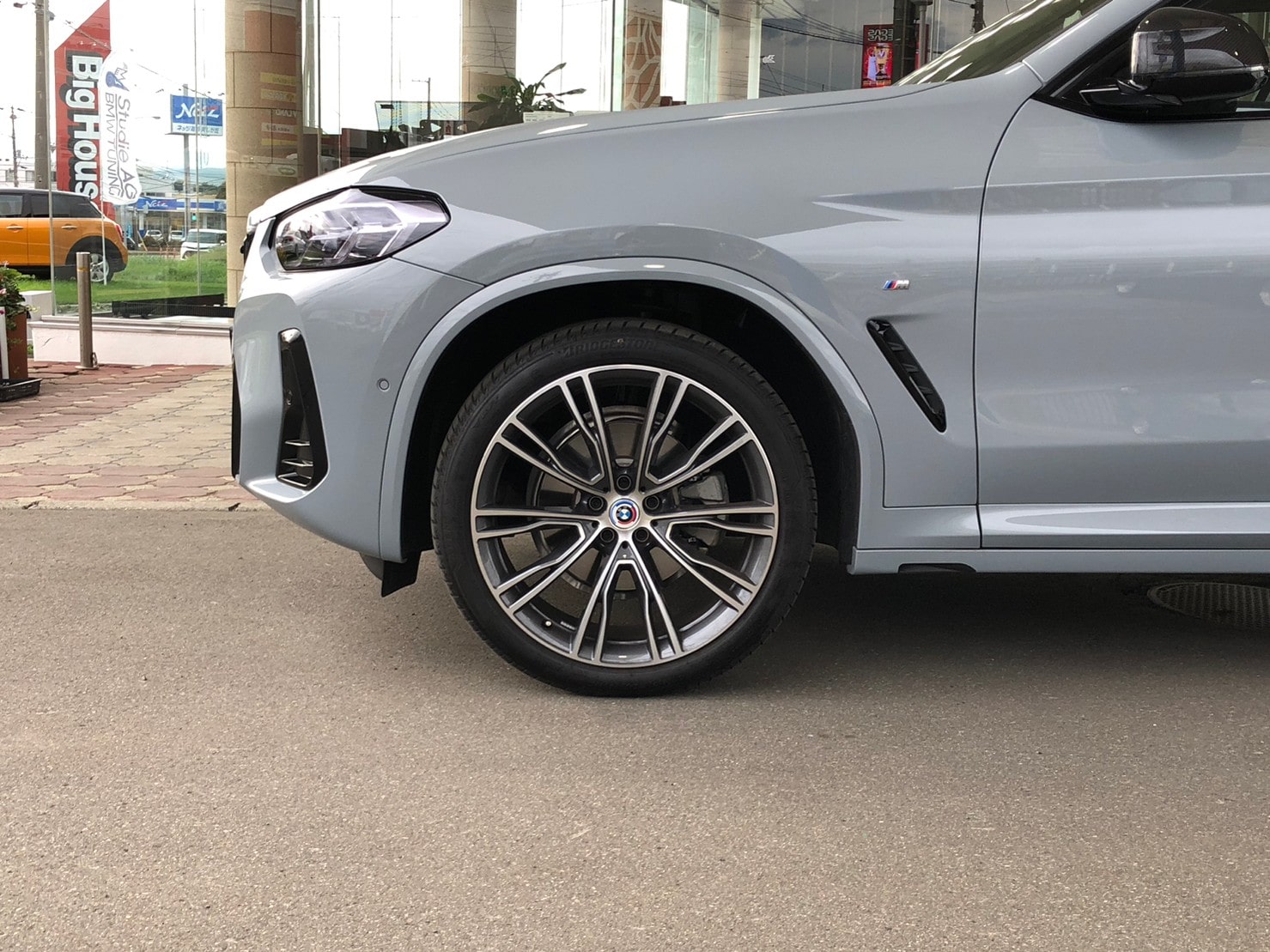 BMWには常識でもイイ？！Studie×DIXCELの第4弾！低ダストブレーキパッド「SR4」 | Studie[スタディ]