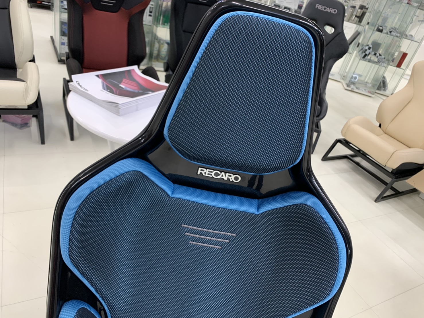 BMWにもバッチリ！「RECARO RCS」の受注が開始となりました (^^♪ | Studie[スタディ]