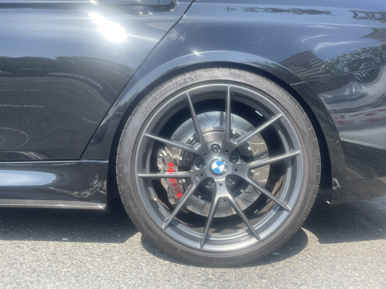 タイヤの次に重要なパーツを!!F80/M3CSにbrembo GTRキットをお取付け | Studie[スタディ]