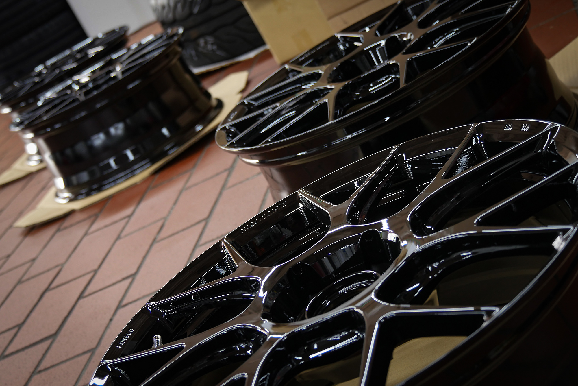 大人の箔付け名品BBSホイール。MINI JCWにBBS RE V7のBLACK装着で大人スポーツ！ | Studie[スタディ]