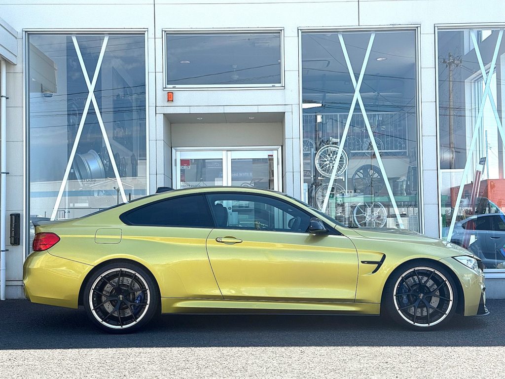 【仙台店 Oさん】オースティンイエローなBMW F82 M4 M Performance Parts×BBS | Studie[スタディ]