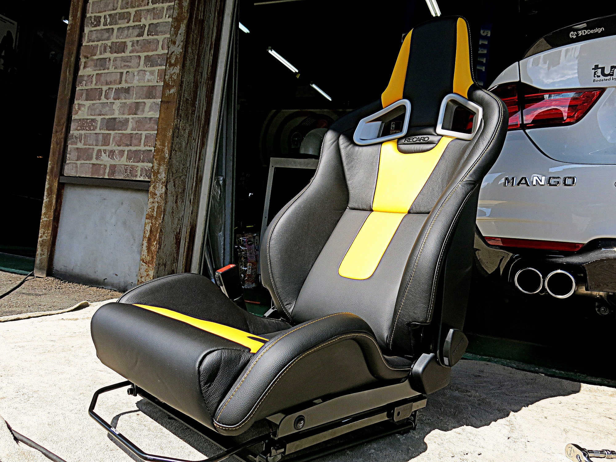 RECARO Sportster Limited 「Yellow」 | Studie[スタディ]