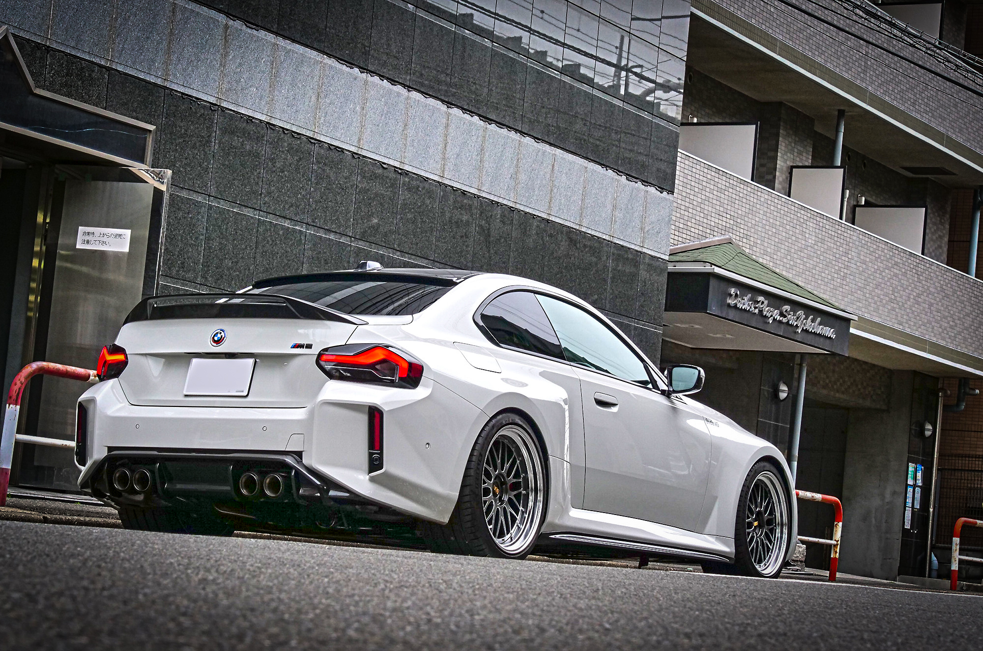 日本の大地に着地完了ッ！ adro BMW G87 M2 Ver2 をフルで装着してみましたっ！ | Studie[スタディ]