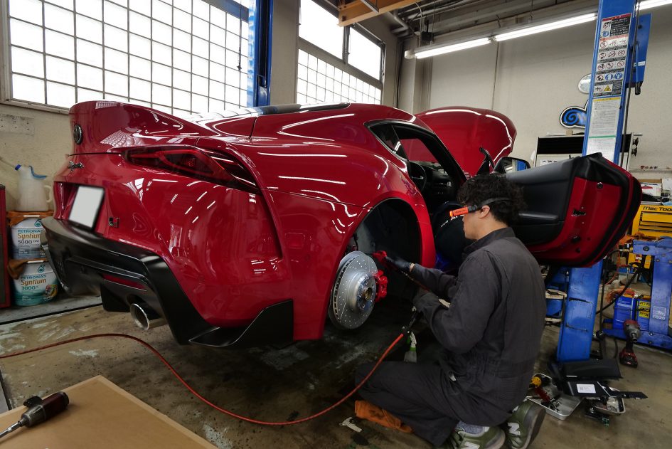 スープラにM Performanceのでっかいブレーキをセットしてストッピング力UP！ | Studie[スタディ]