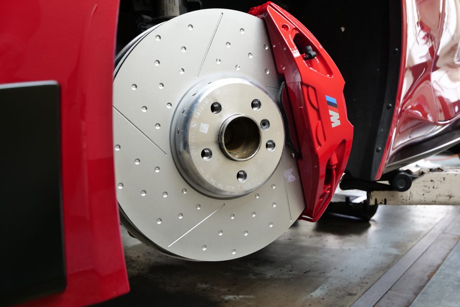 スープラにM Performanceのでっかいブレーキをセットしてストッピング力UP！ | Studie[スタディ]