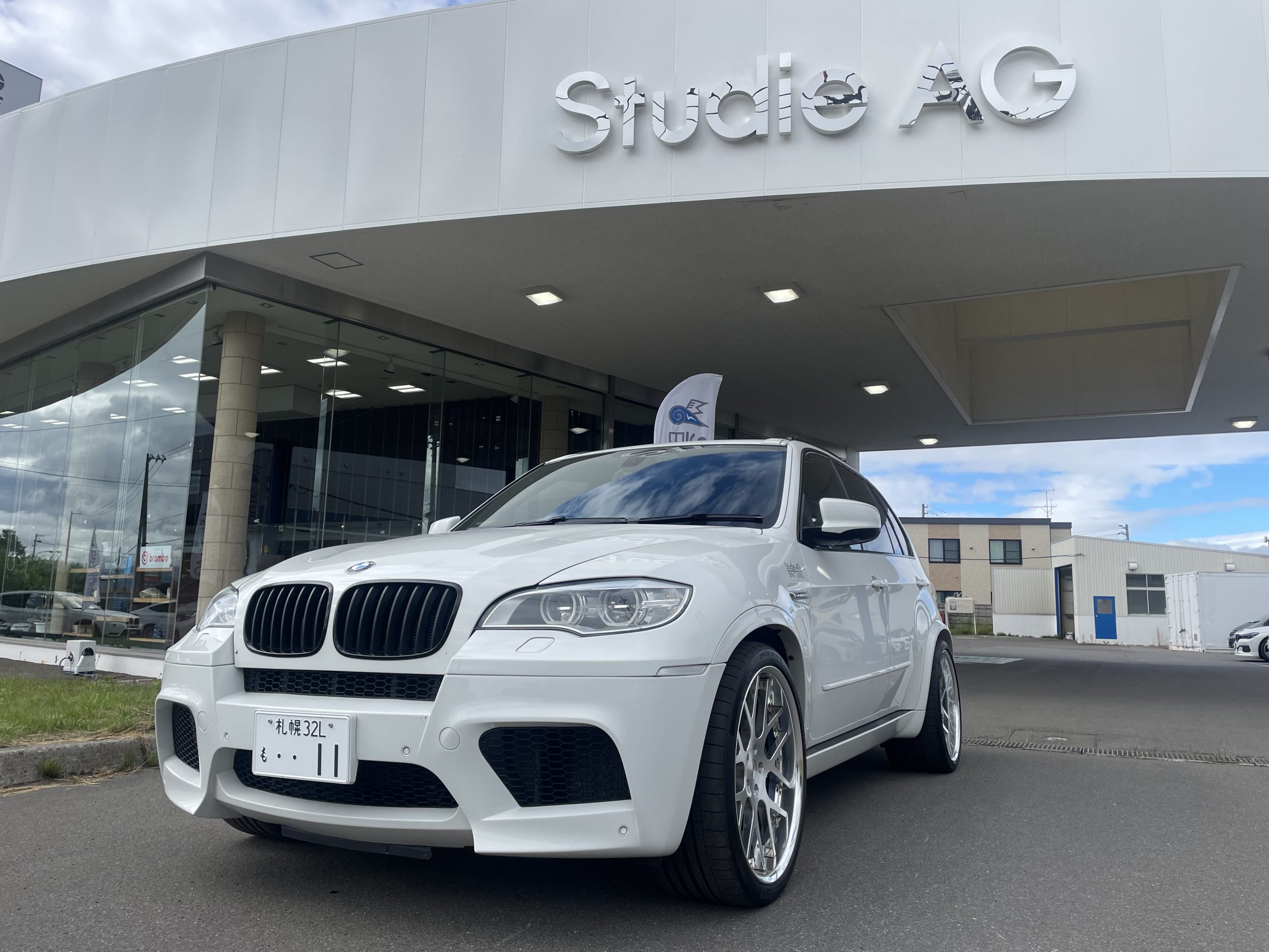 明日は国際興業さんの十勝イベントで adro M3と一緒にBMW E70 635PS X5M 出動です♪ | Studie[スタディ]