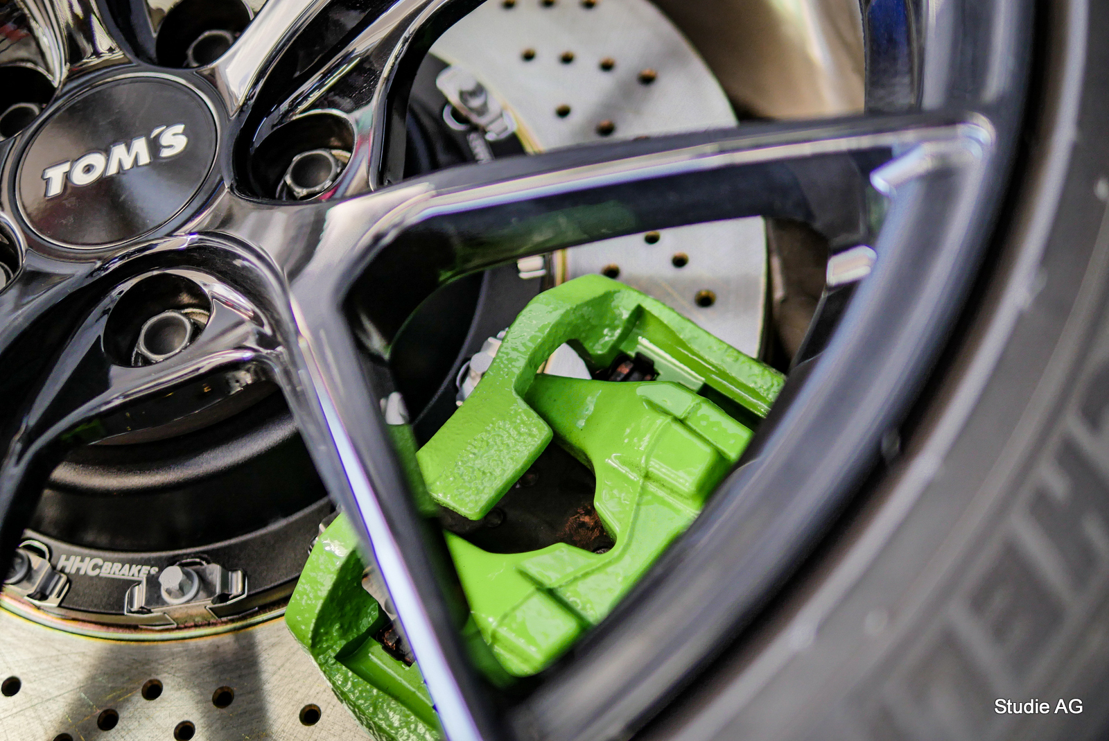 TOM’S GR Supraのリアブレーキをフロントに合わせて大型化(*^^)v | Studie[スタディ]