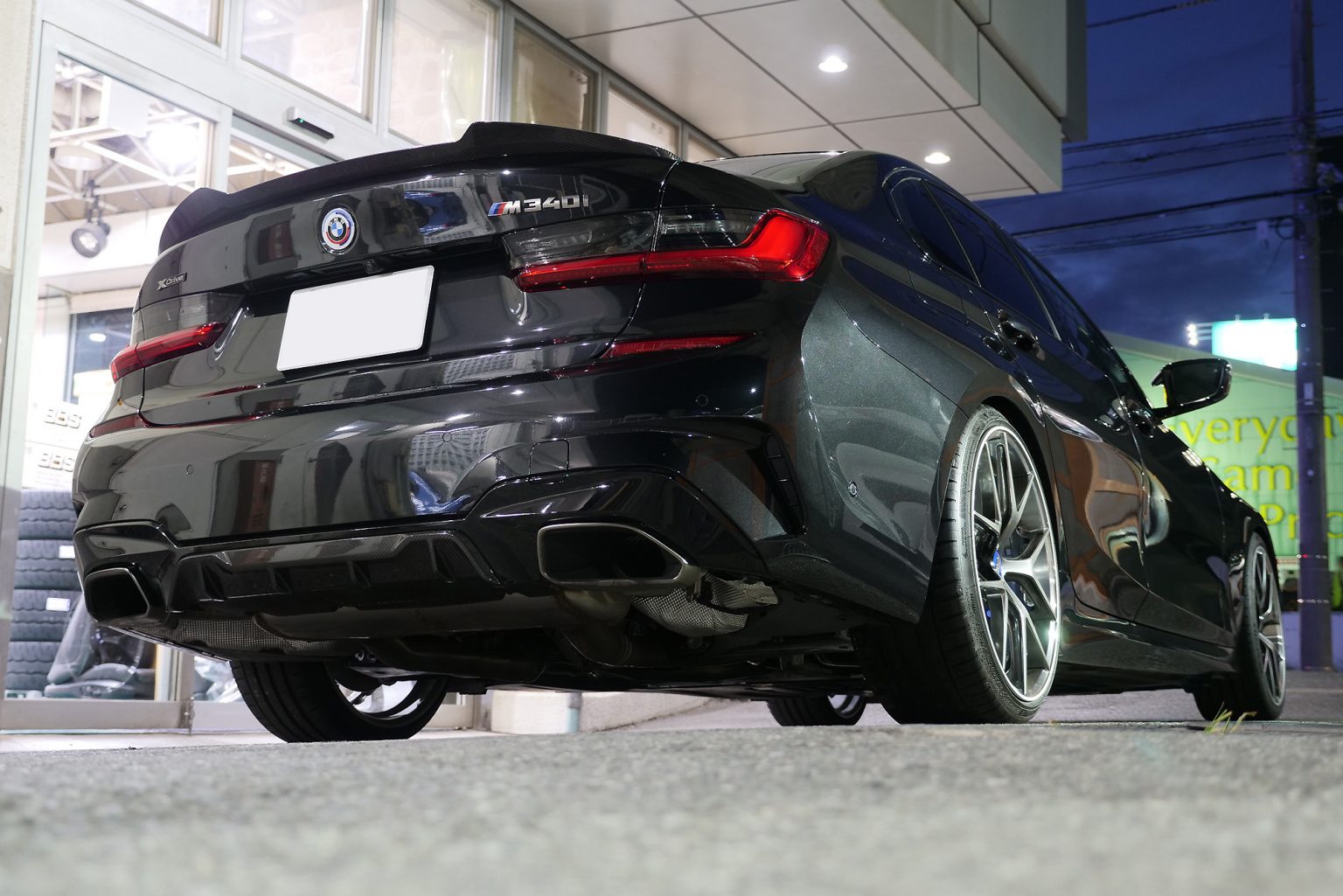 adro のトランクスポイラーをBMW G20 M340ixにセット♪ | Studie[スタディ]