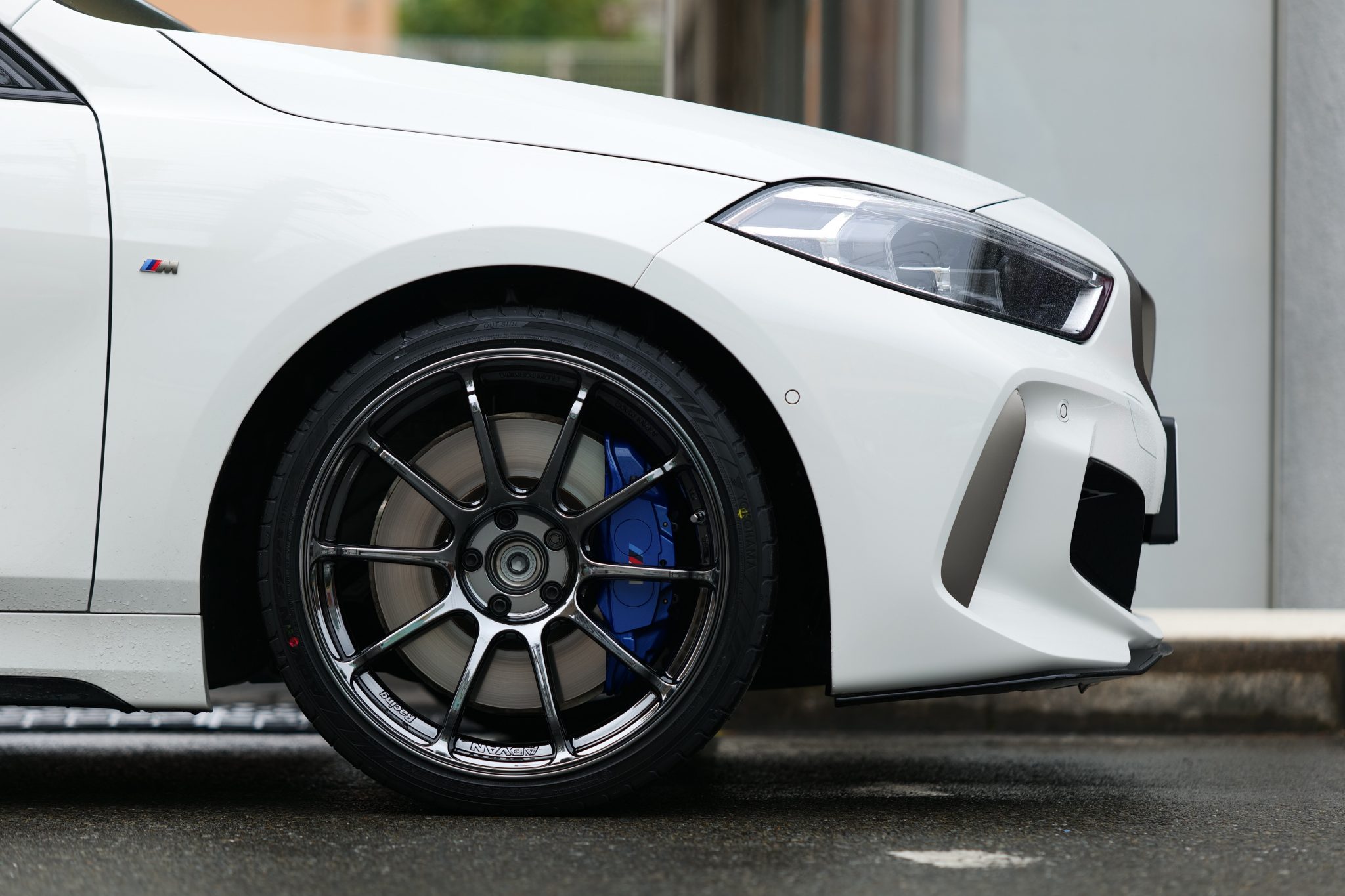 BMW F40 M135iにADVAN RS3ブラッククローム装着～！ | Studie[スタディ]