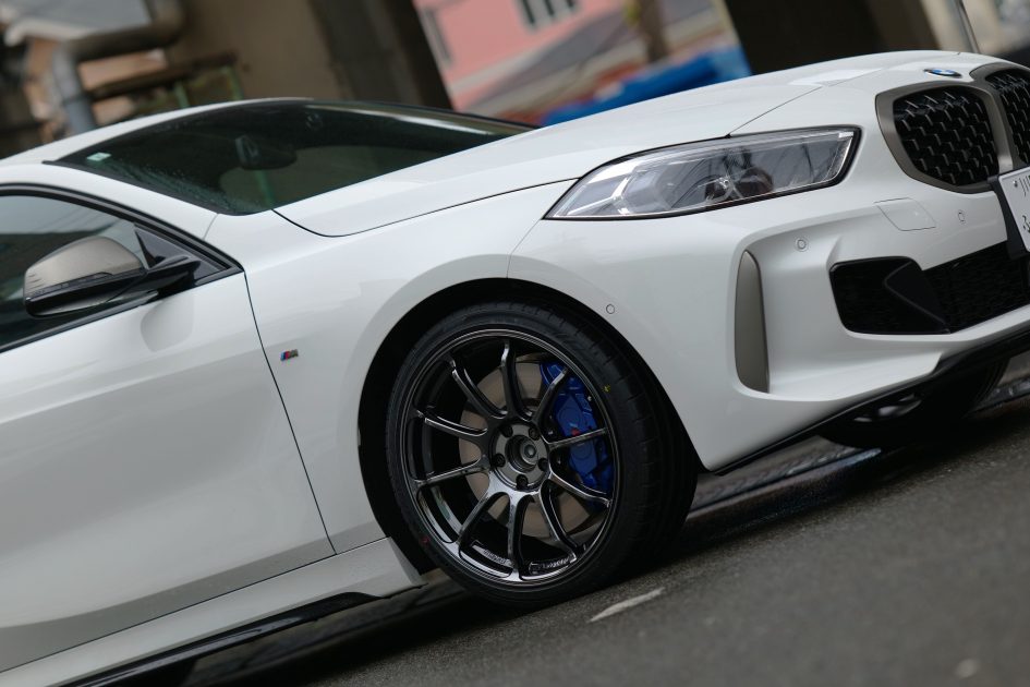 BMW F40 M135iにADVAN RS3ブラッククローム装着～！ | Studie[スタディ]