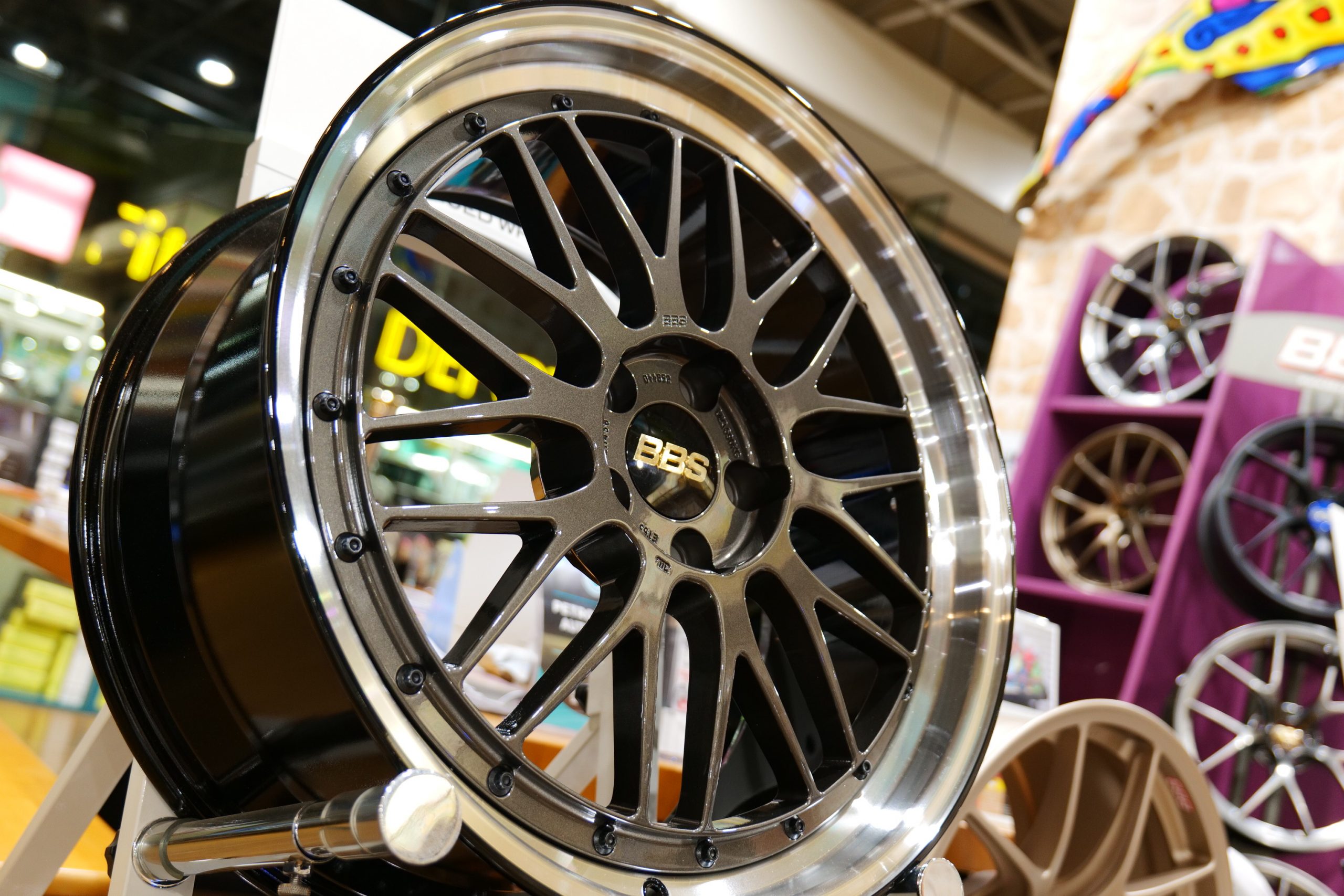 BBS Japan LMセレナイトブラウン、BMW&MINI専門店スタディ横浜店でも展示開始！！ | Studie[スタディ]