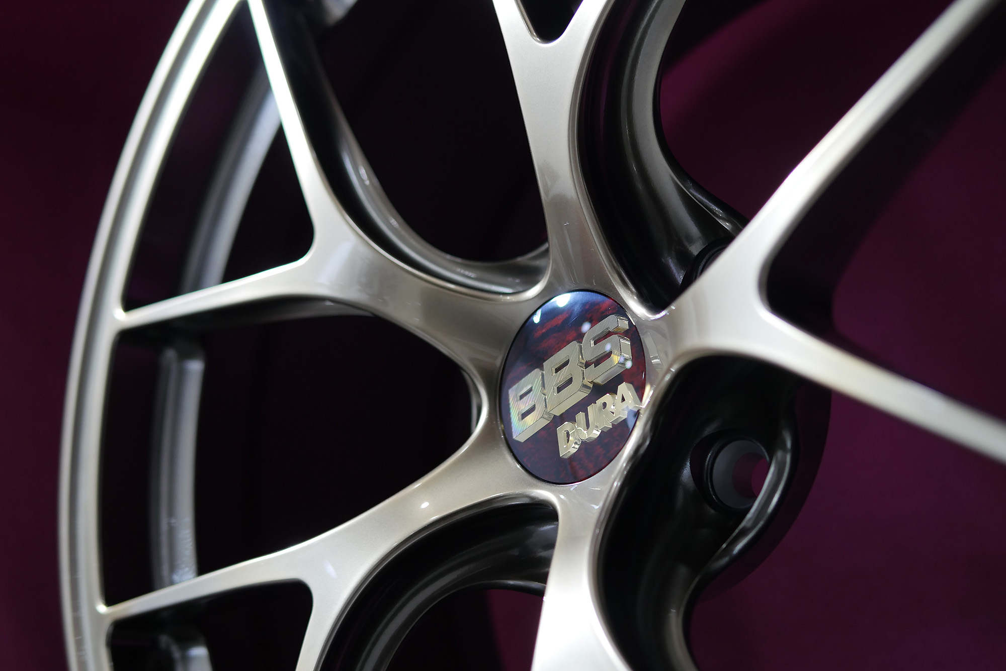 Studie 東京のBBSコーナーにドーンとディスプレイ中の9本を紹介ッ！ | Studie[スタディ]