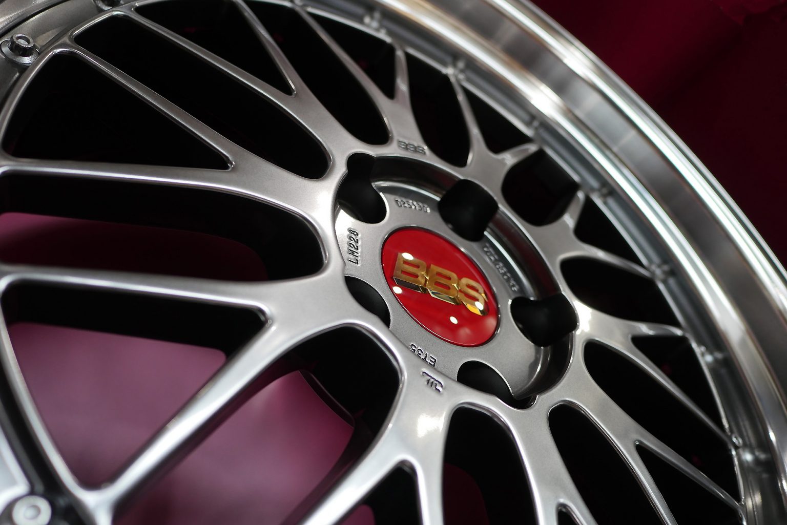 【フォトコン2025 賞品紹介】いろんな場面で使える人気モノ。BBSディレクターズチェア | Studie[スタディ]