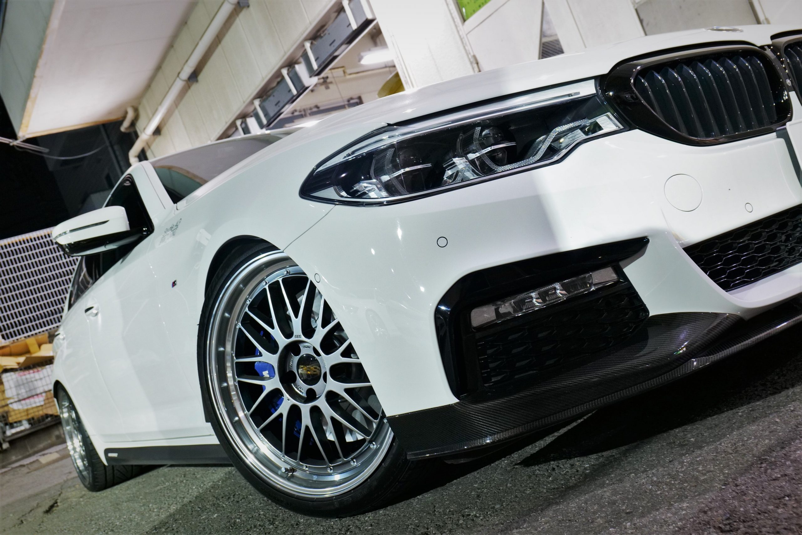 ビジネスアスリートBMW G30 5シリーズにBBS Japan LM装着！ | Studie[スタディ]