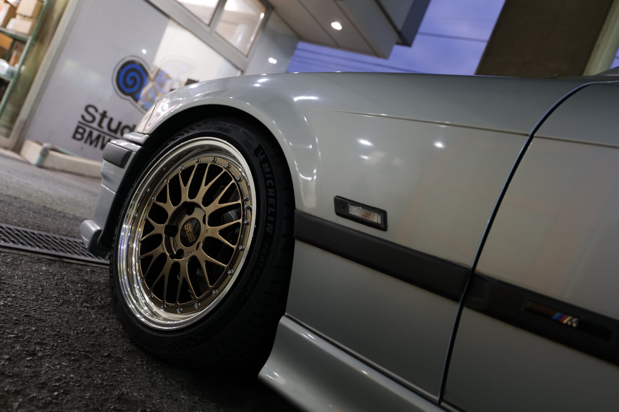 これぞ玄人チョイス！BMW E36 318isへBBS JAPAN LM ダイヤモンドゴールド！！ | Studie[スタディ]