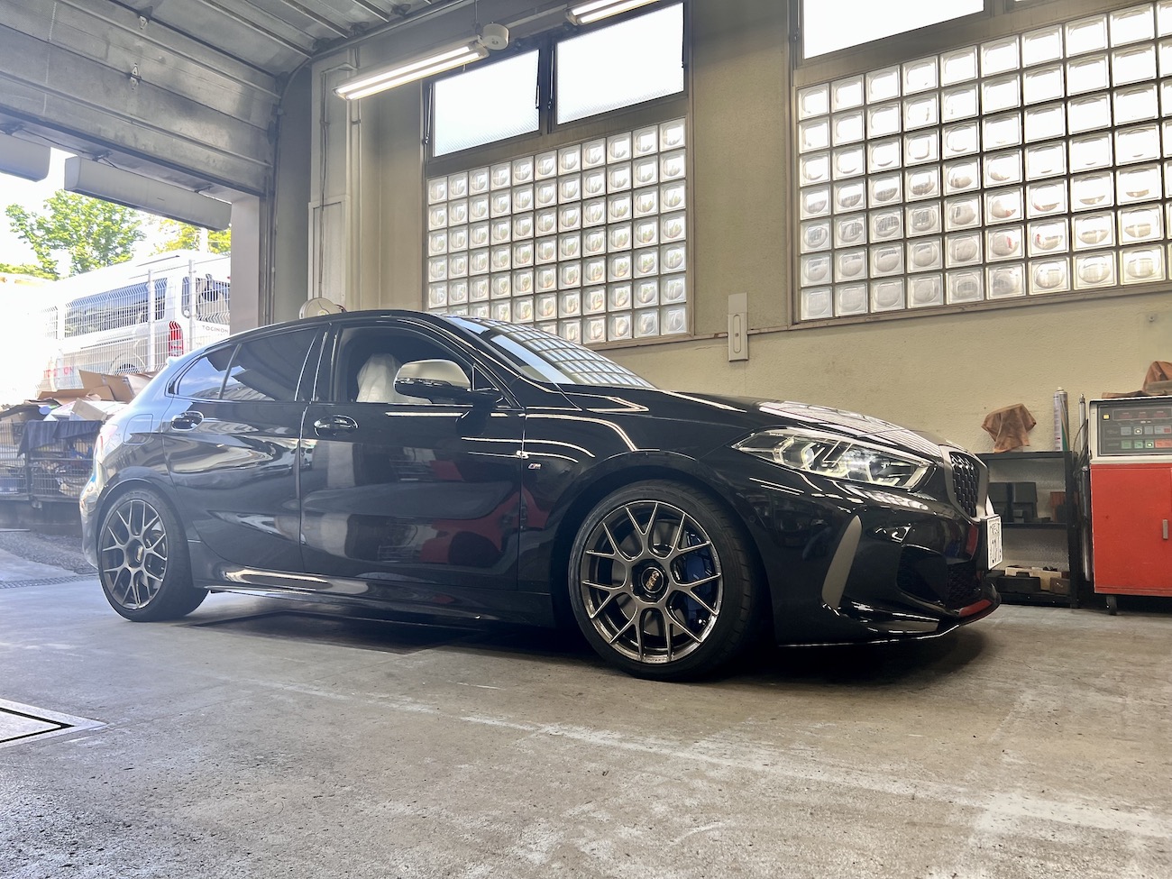 ジェントルな車高、性能にも拘ったBMWスプリングキットでお勧めです！ | Studie[スタディ]