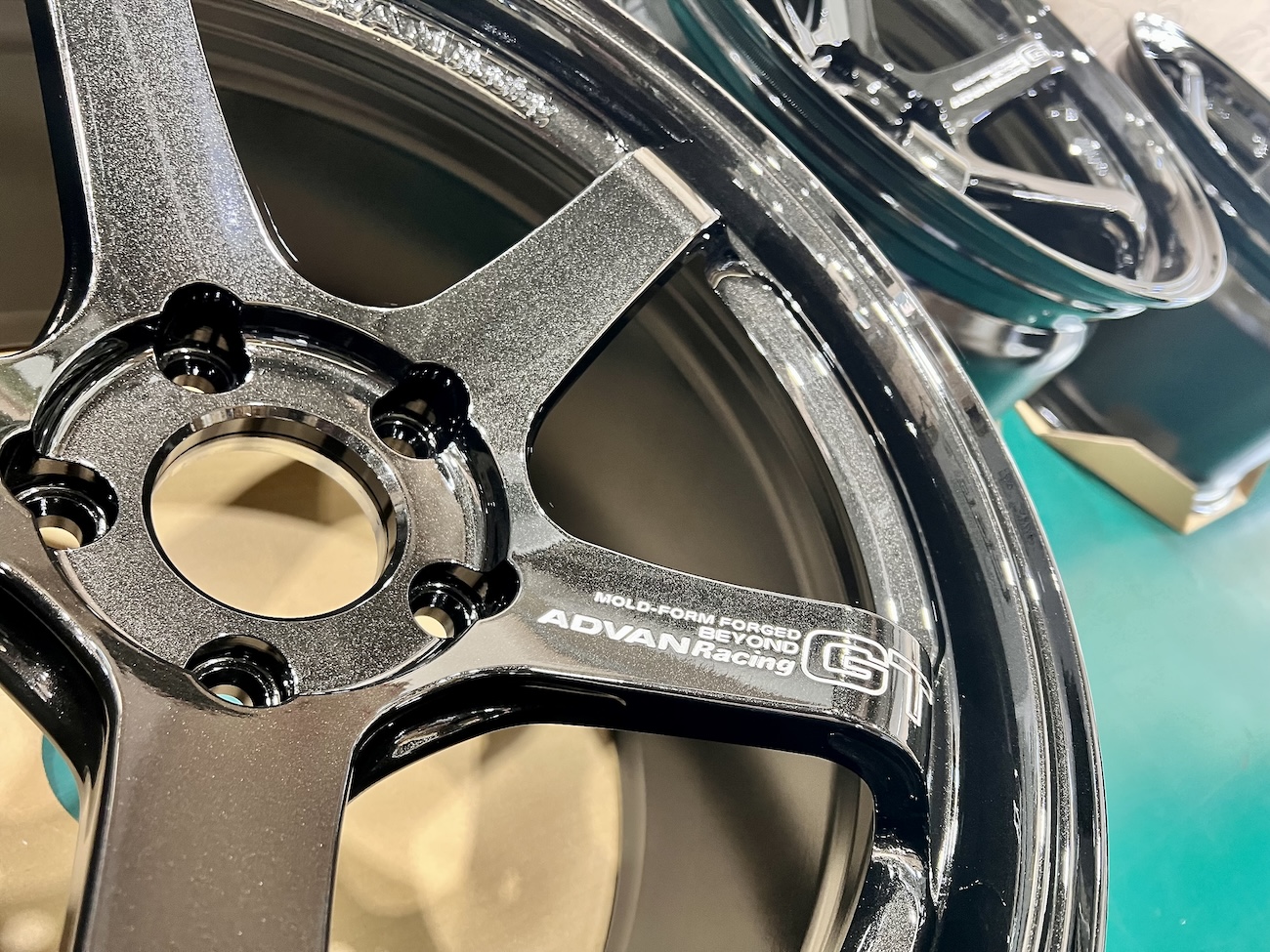 さぁ楽しもうF87M2！BMW Wheel ADVAN GT & ADVAN A050 | Studie[スタディ]