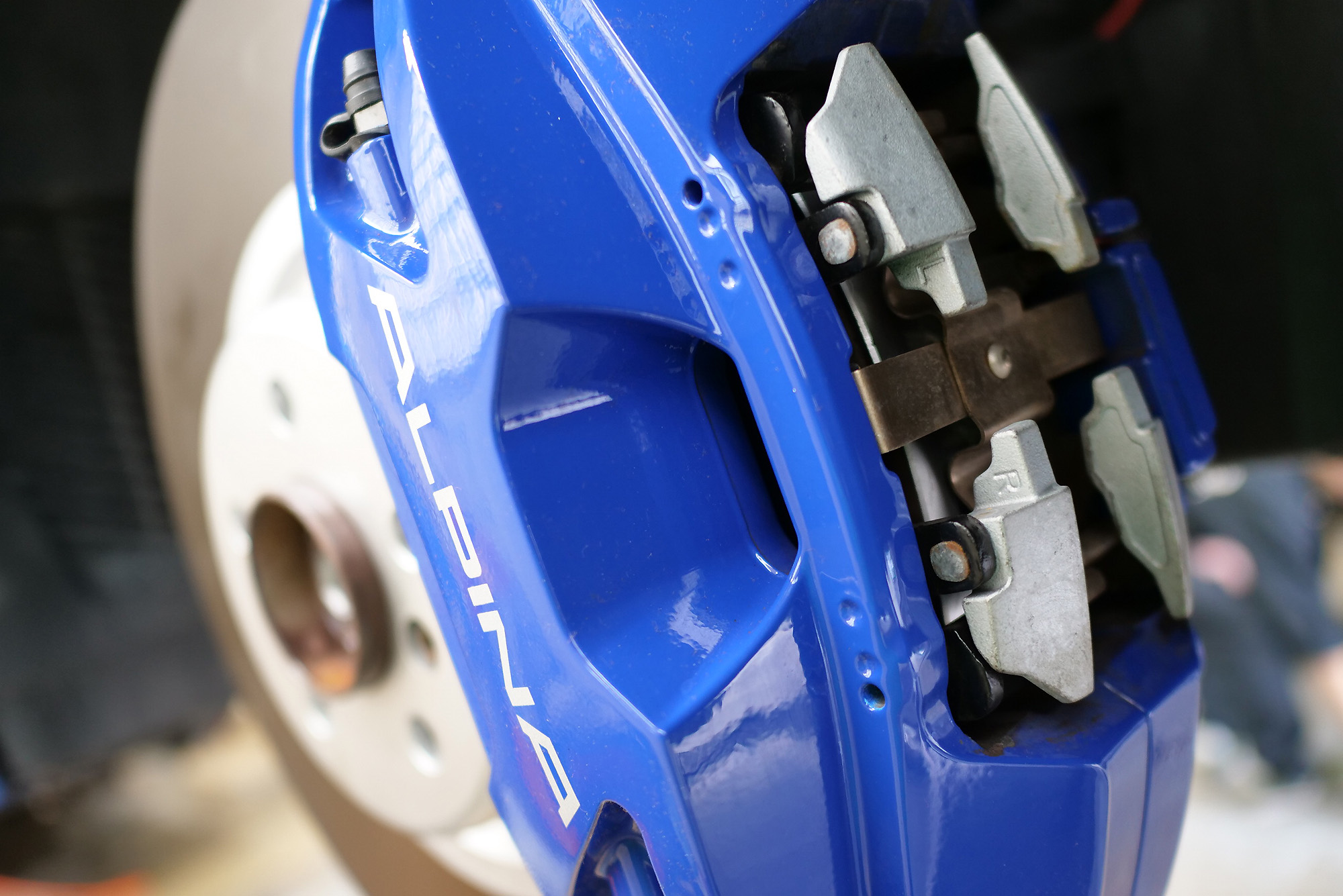 BMWに心強いDIXCELブレーキアイテム。今回はALPINA B3にFPローターをセットしたッ！ | Studie[スタディ]